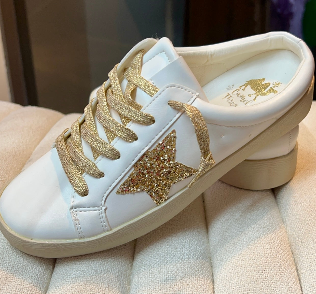 Camel Threads Gold Star – BennysBoutique