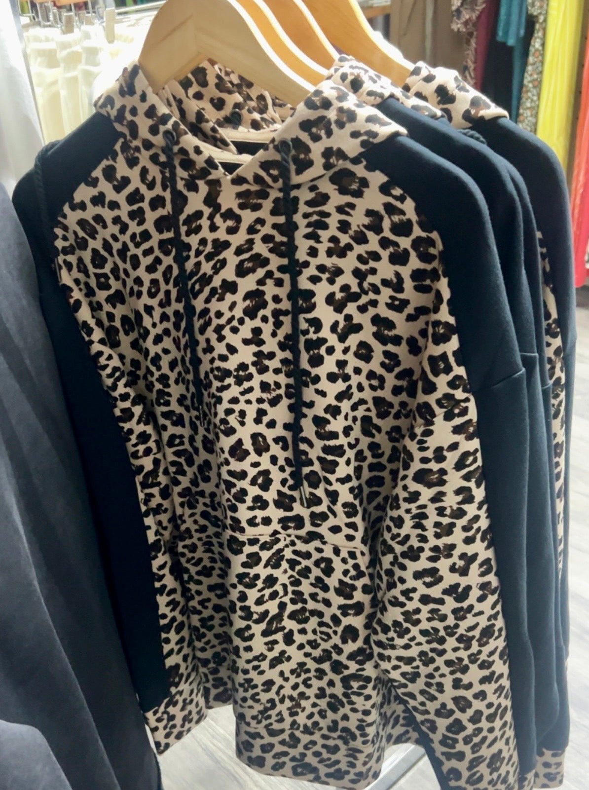 Flying Leopard – BennysBoutique